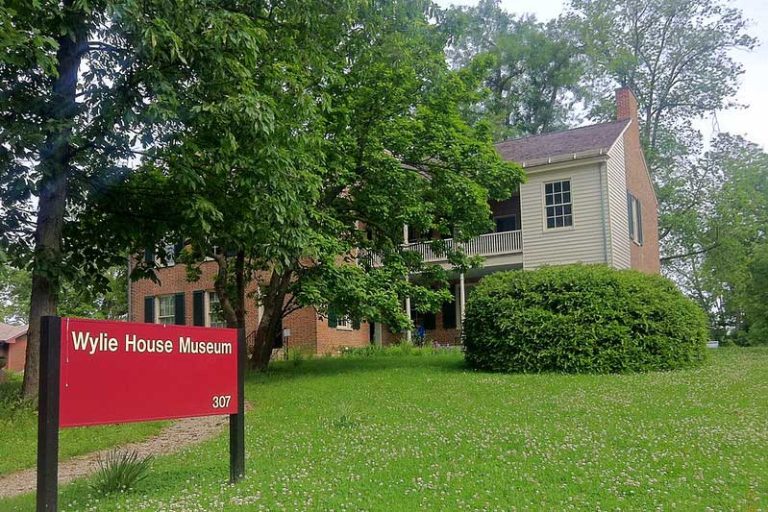 26 Best & Fun Things to Do in Bloomington (Indiana) - The Tourist Checklist