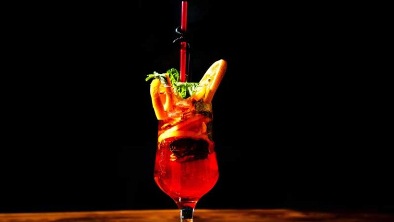 21 Best Bars in Louisville, KY (Top Fun!) - The Tourist Checklist