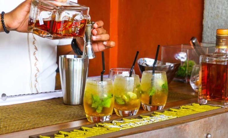 21 Best Bars in Louisville, KY (Top Fun!) - The Tourist Checklist