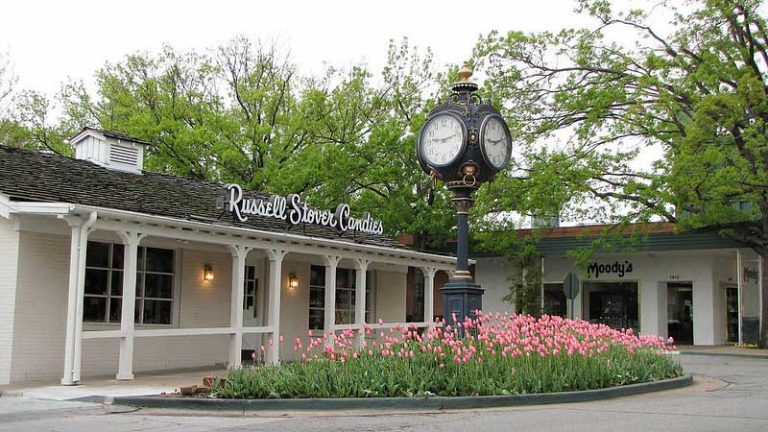 15 Top Shopping Centers in Tulsa, OK - The Tourist Checklist