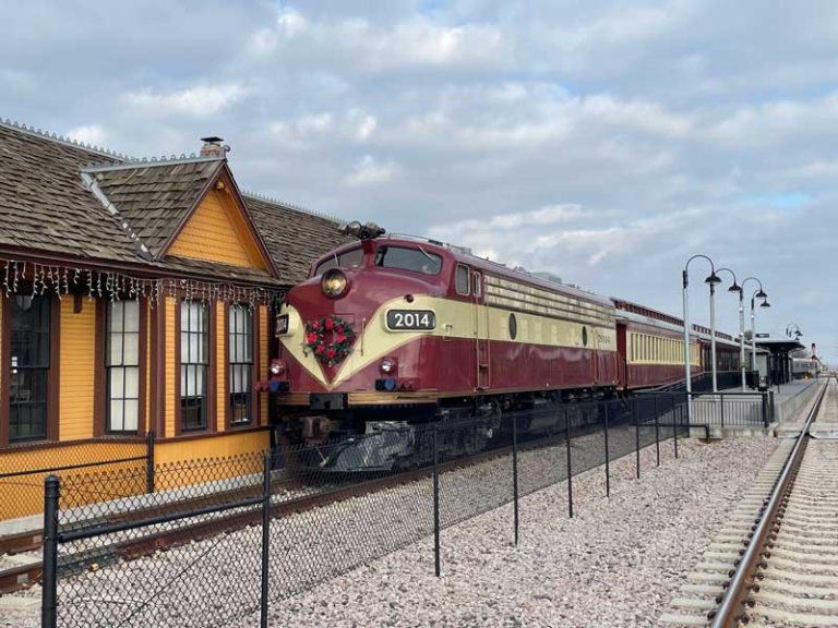 7 Best Train Rides in Texas — Vintage Cars and Scenic Views Included ...