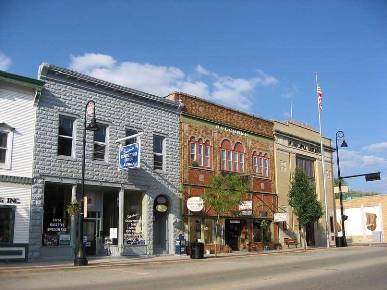 10 Best Small Towns in Wisconsin - The Tourist Checklist