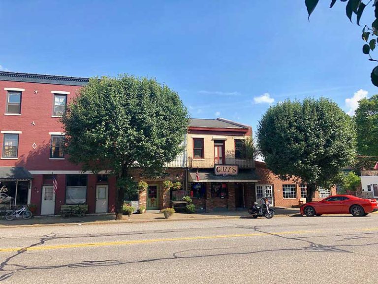 The Best Small Towns in the Midwest - The Tourist Checklist